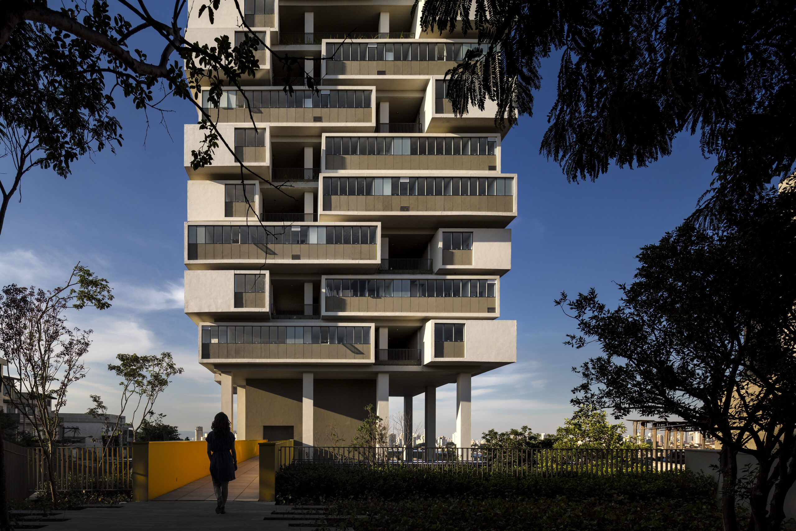 360º Building – Isay Weinfeld